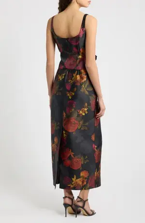 Julia Jordan Sleeveless Floral Print Gown