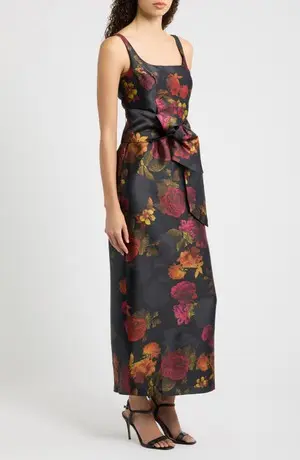 Julia Jordan Sleeveless Floral Print Gown