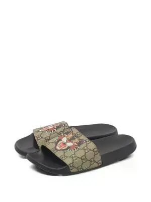 Gucci Gg Supreme Slides - Neutrals