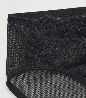 Wacoal Lace Embrace Briefs