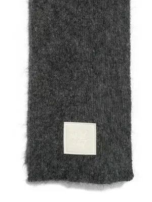 AMI Paris Logo-patch Knitted Scarf