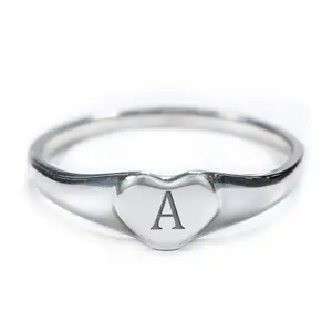 Jewlr Engravable Heart Signet Ring