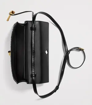 Bottega Veneta Leather Andiamo Top-handle Bag
