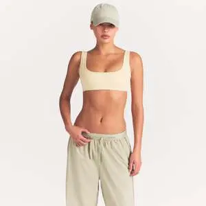 SKIMS Micro Scoop Bra | Yellow | | Nike Ribbed Seamless