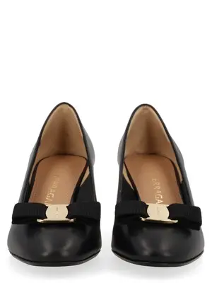 FERRAGAMO Décolleté "vara" Con Tacco