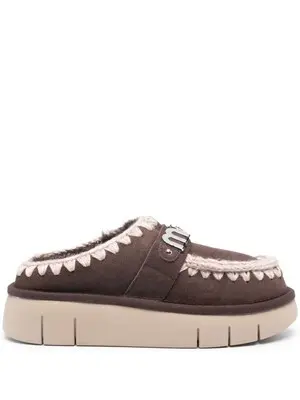 Mou Bounce Clog Slippers By - Brown