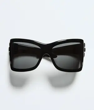 Bottega Veneta Intrecciato Wraparound Sunglasses - Black/gray