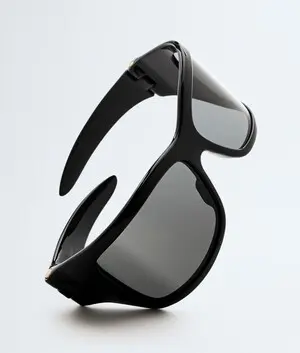 Bottega Veneta Intrecciato Wraparound Sunglasses - Black/gray