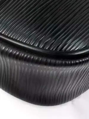 LOUIS VUITTON 2008 Epi Pochette Montaigne Tote Bag
