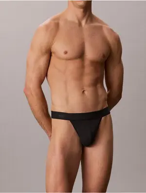 Calvin Klein Sculpt Lace Thong - Black