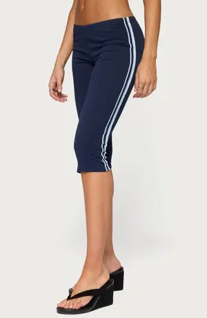 EDIKTED Danie Stripey Capri Leggings