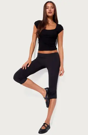 EDIKTED Aiko Capri Pants