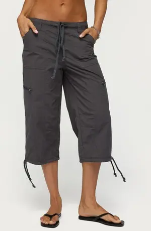 EDIKTED Lility Cargo Capri Pants - Gray