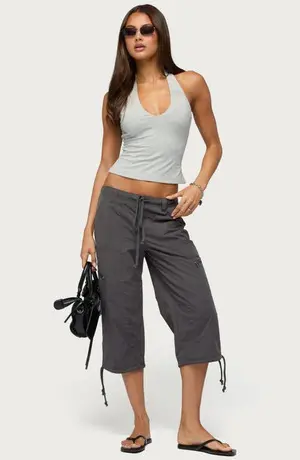 EDIKTED Lility Cargo Capri Pants