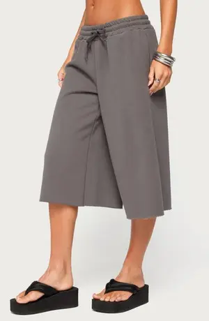 EDIKTED Amika Oversized Bermuda Shorts