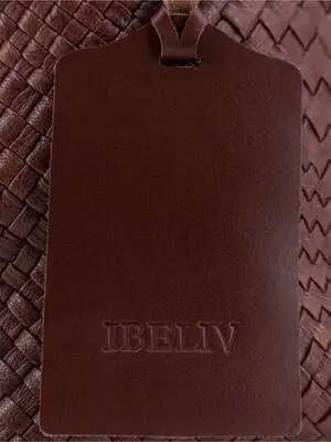 IBELIV Pure Medium Vegetabletanned Leather Handbag With A Woven Pattern