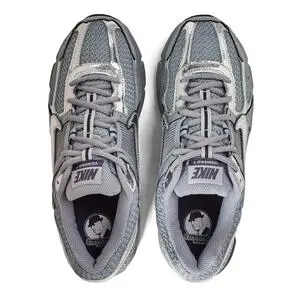 Nike Simple Sports Shoes