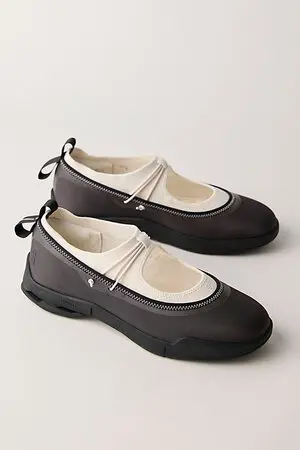 On Cloudnova Moon Mary Janes - Black/ivory