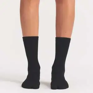 SKIMS Dri Fit™ Rift Crew Socks | Black | Small | Nike Accessories - Obsidian