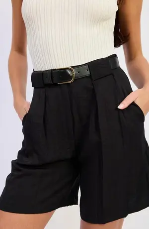 EN SAISON Cara Pleated Shorts