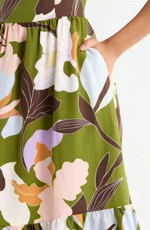SUGARLIPS Silda Floral Smocked Back Panel Maxi Dress