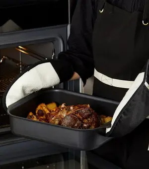 LE CREUSET Aluminium Square Roasting Tin
