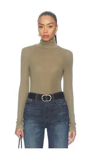 AGOLDE Pascale Turtleneck Top In Sage
