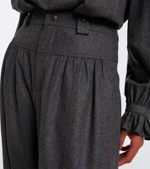 Chloé Wool And Cashmere Flannel Barrel-leg Pants