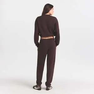 SKIMS Jogger Pants With Embossed Logo | Deep Neutral | | Cotton Fleece