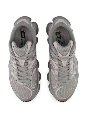 NEW BALANCE 2000 Sneakers - Grey