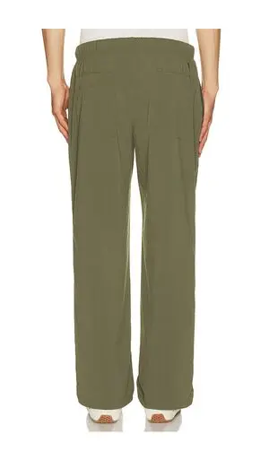 Wilson Trainers Pull On Pant In Green