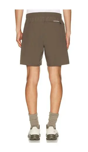 On 7 Core Shorts In Brown