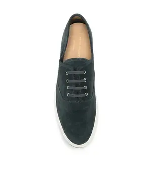 COMMON PROJECTS Lace-up Sneakers