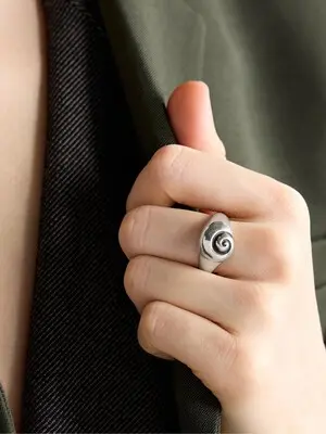 SOPHIE BUHAI Small Nautilus Ring