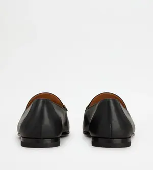 TOD'S Chain Detailed Loafers