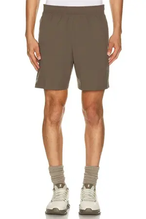 On 7 Core Shorts In Brown