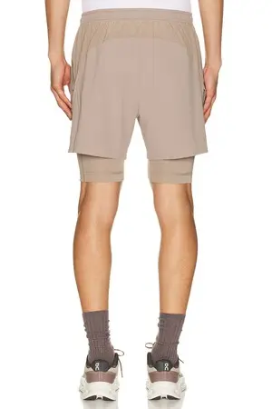 On Train 2-in-1 Shorts In Tan