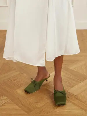 Simone Rocha Bow-detailed Satin Pumps
