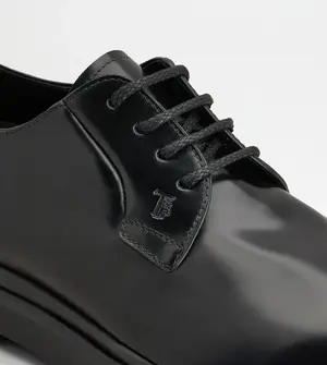 TOD'S Gommino Detail Round Toe Derby Shoes
