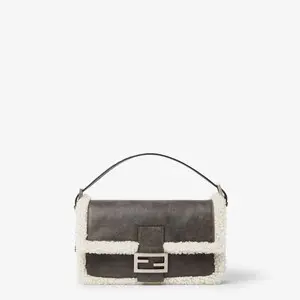 Fendi Baguette® 26424 - Black