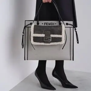 Fendi Baguette® 26424