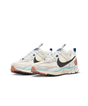 Nike Zoom Vomero 5 Sneakers - Nude