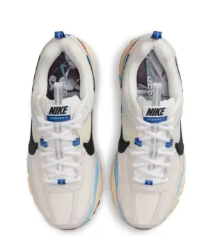 Nike Zoom Vomero 5 Sneakers - Nude