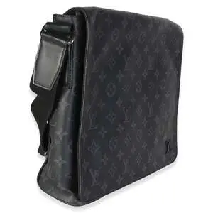 LOUIS VUITTON Monogram Eclipse Canvas District Mm - Black