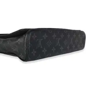 LOUIS VUITTON Monogram Eclipse Canvas District Mm - Black