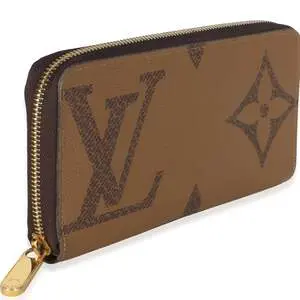 LOUIS VUITTON Reverse Monogram Giant Zippy Wallet