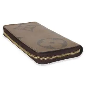 LOUIS VUITTON Reverse Monogram Giant Zippy Wallet
