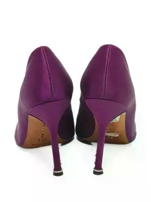 Manolo Blahnik Hangisi Buckled Pumps
