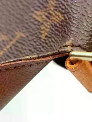 LOUIS VUITTON 2002 Monogram Musette Tango Shoulder Bag