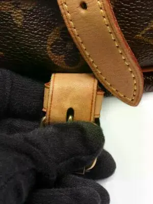 LOUIS VUITTON 2006 30 Saumur Monogram Shoulder Bag